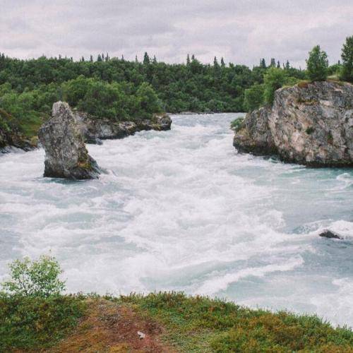 Newhalen River Gorge - Rainbow King Lodge Alaska