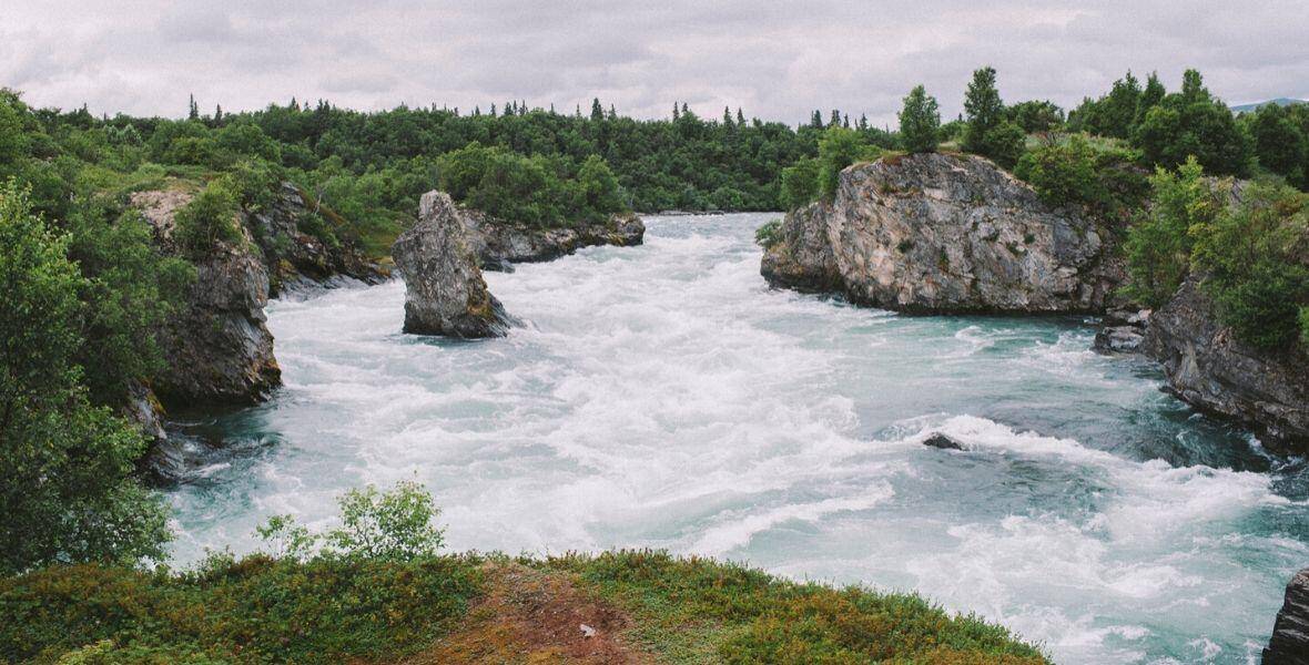 Newhalen River Gorge - Rainbow King Lodge Alaska